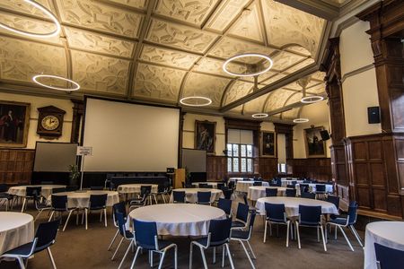 Uncover Oxford's Legacy: In-App Audio Tour book in Oxford for 10 € | WeGoTrip