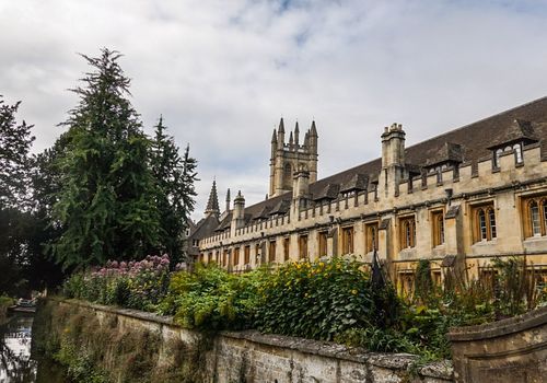 Uncover Oxford's Legacy: In-App Audio Tour book in Oxford for 10 € | WeGoTrip