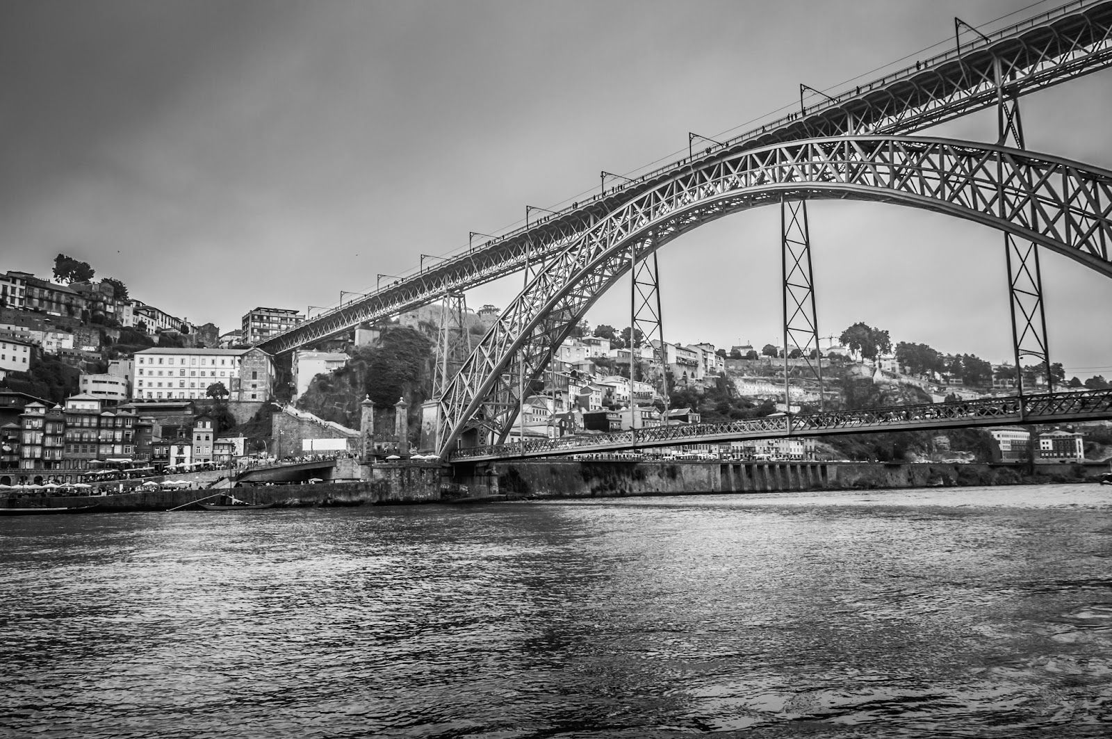 Explore Porto's Landmarks: In-App Audio Tour book in Porto for 10 ...