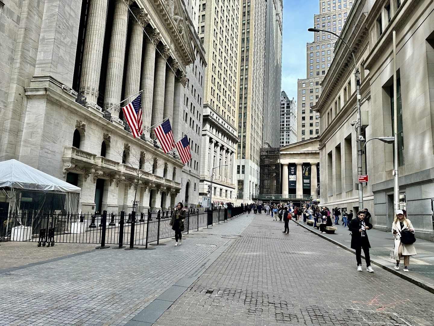 Explore Wall Street's Legends: In-App Audio Tour book in New York City ...