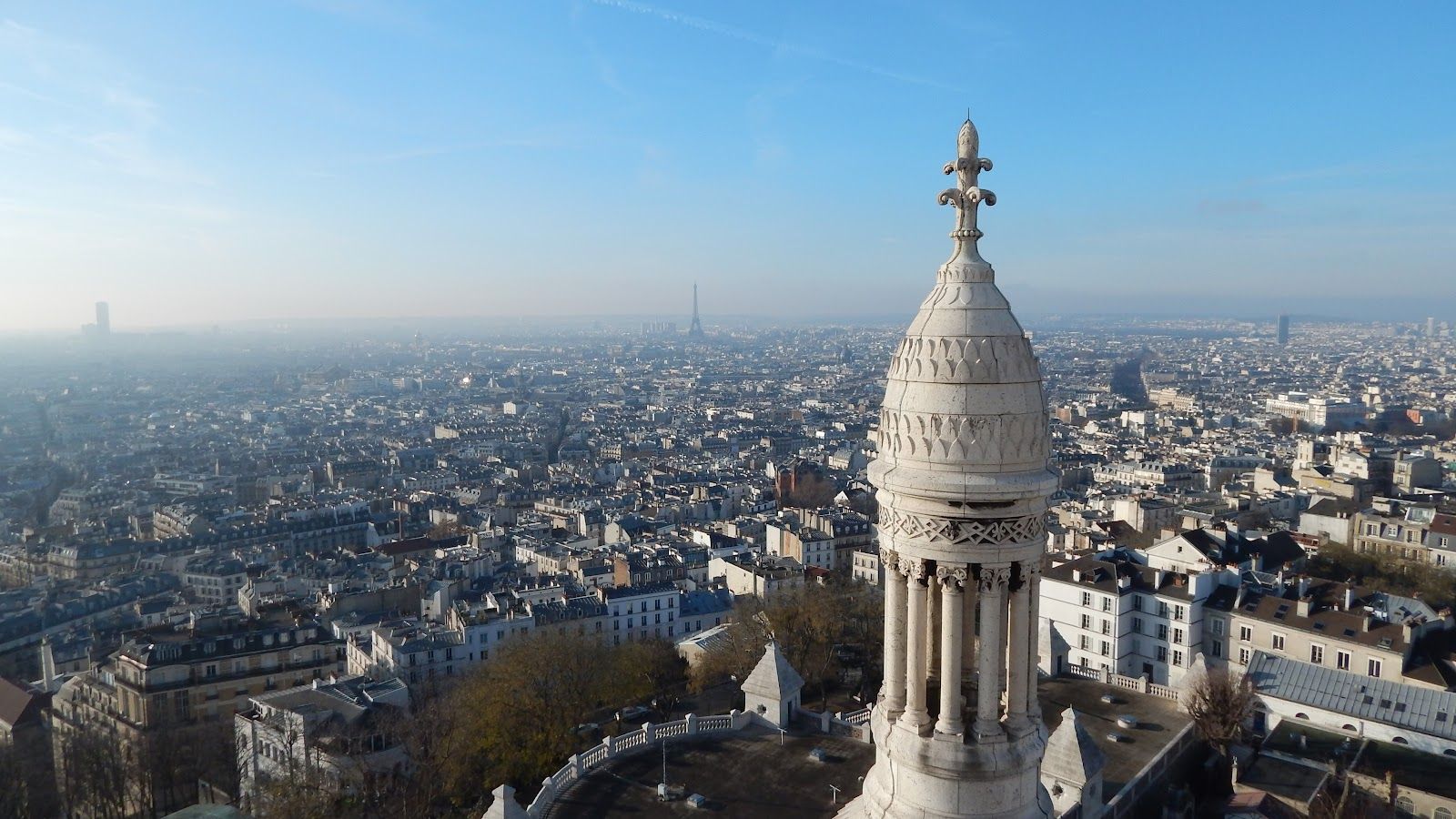 Explore Montmartre's Enchantment: A Self-Guided Audio Tour book in ...